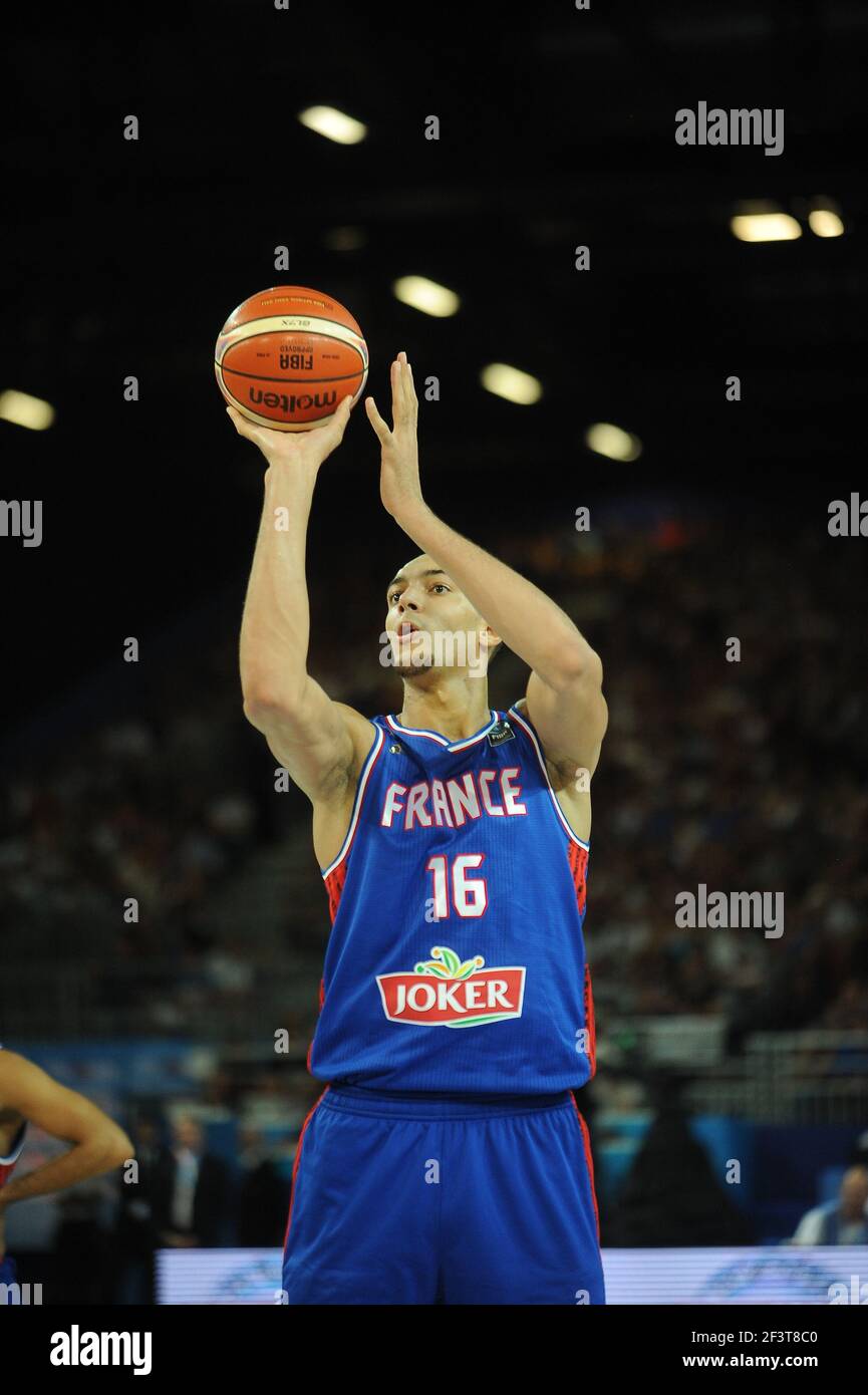 Gobert basket hi-res stock photography and images - Alamy