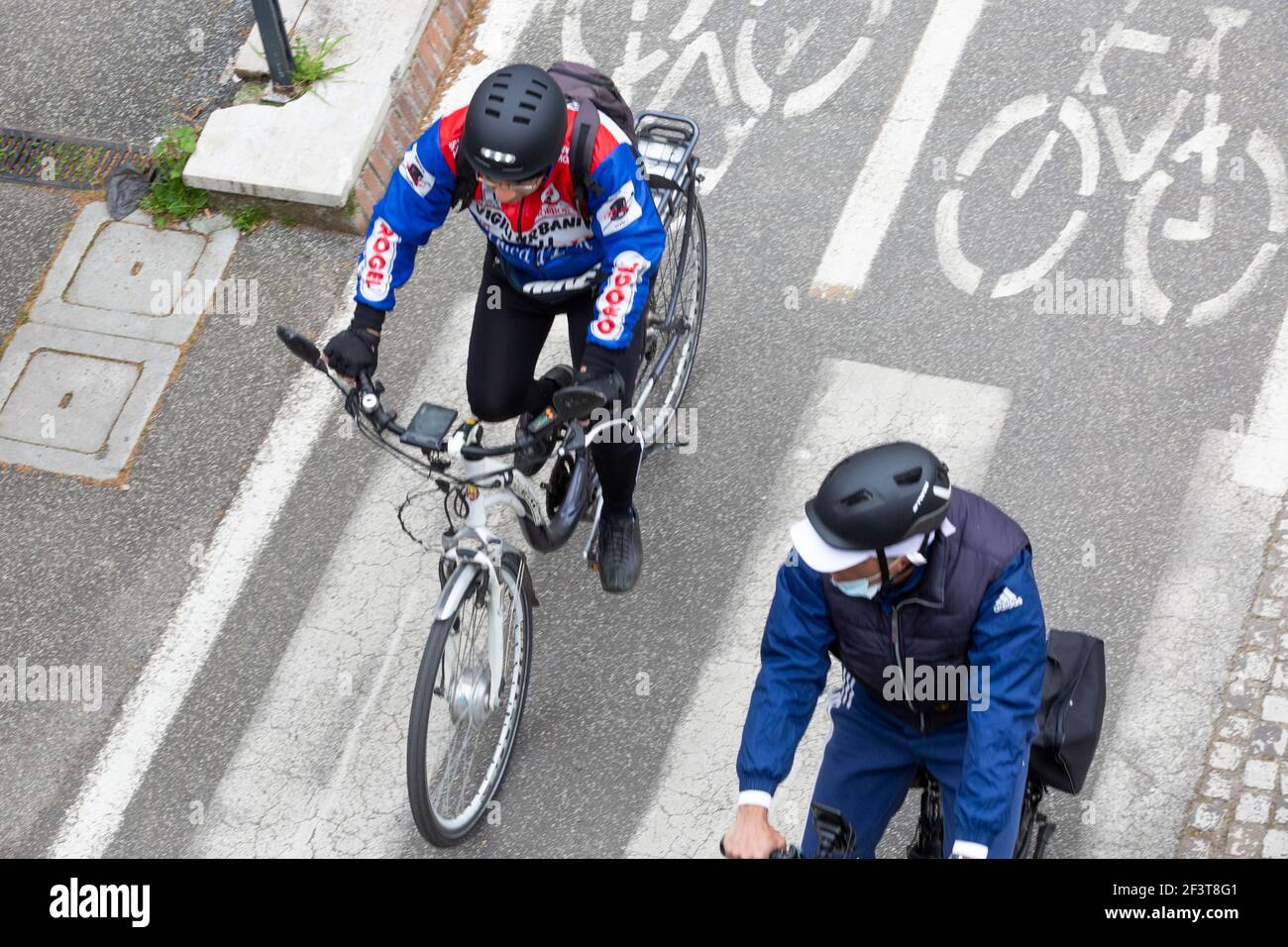 Which has seen her cycle hi-res stock photography and images - Alamy