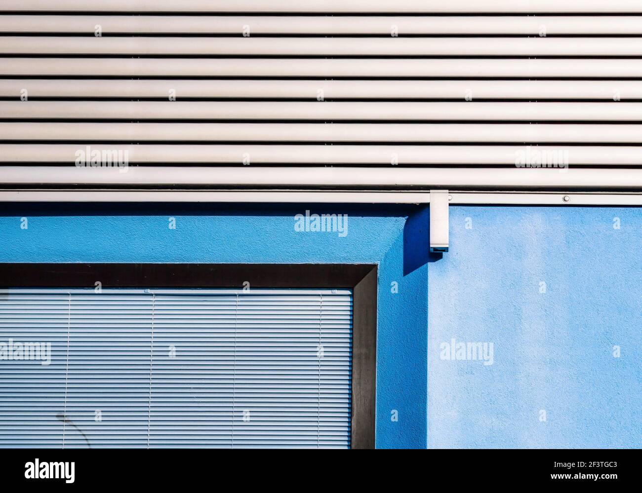 Minimalist window hi-res stock photography and images - Alamy