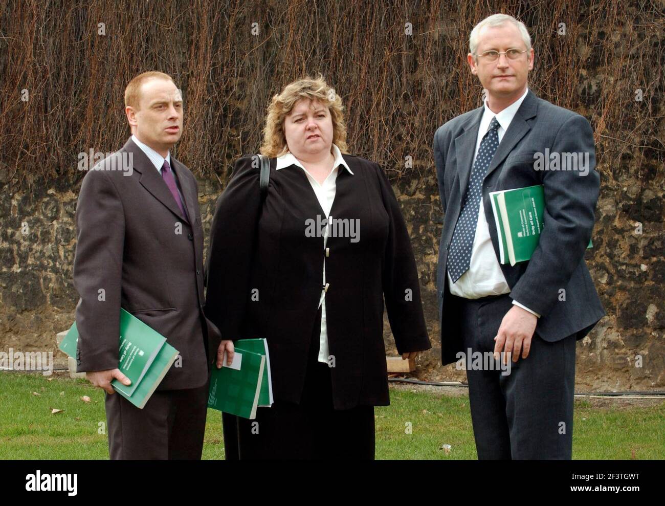 THE COLLINSONS AND GEOFF GRAY ,WHOSE SONS DIED AT DEEPCUT,OUTSIDE THE ...