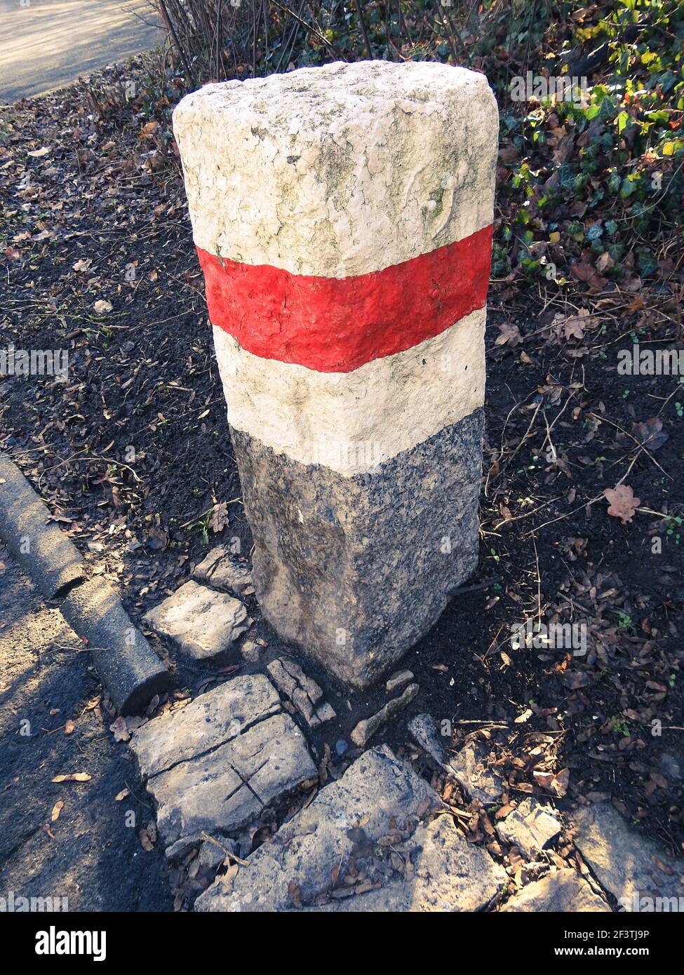 Roadside pillar hi-res stock photography and images - Alamy