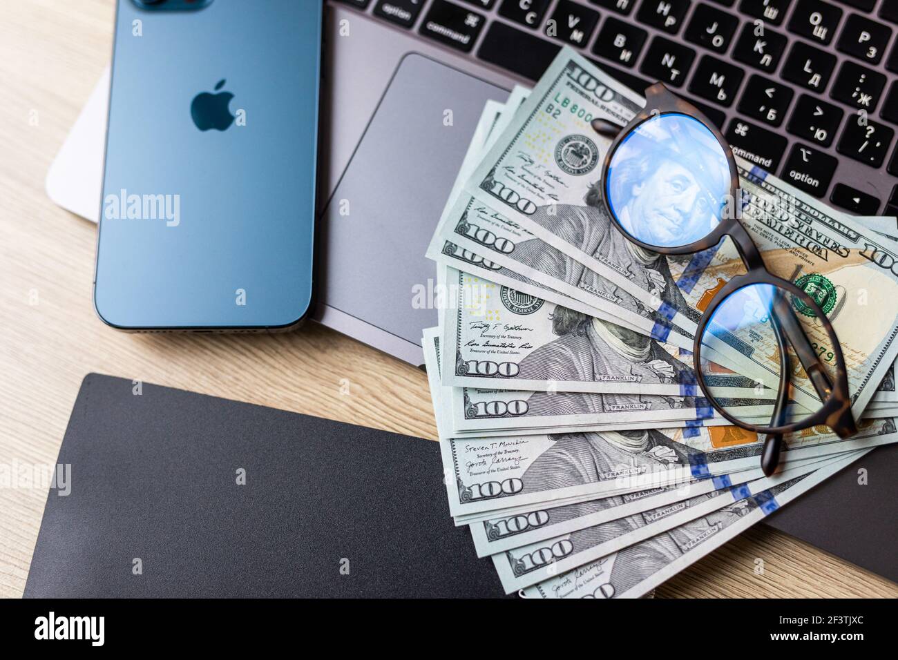 Laptop Money