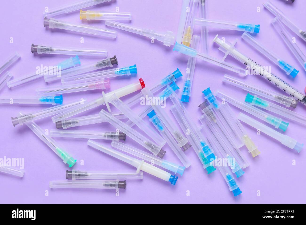 Many syringes hi-res stock photography and images - Alamy