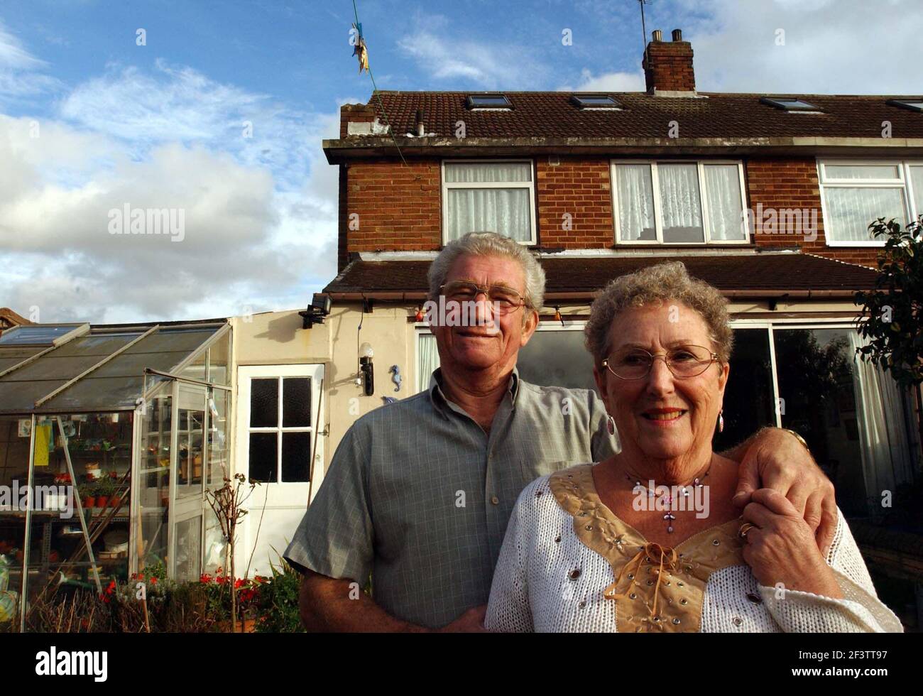 CHARLIE AND SHIRLEY HARTFIELD .11/11/05 TOM PILSTON Stock Photo - Alamy