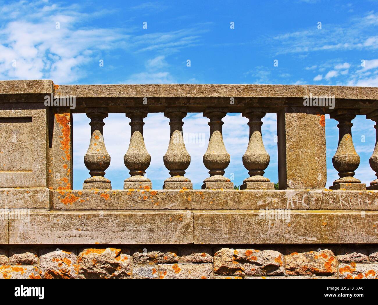 Concrete balustrade hi-res stock photography and images - Alamy