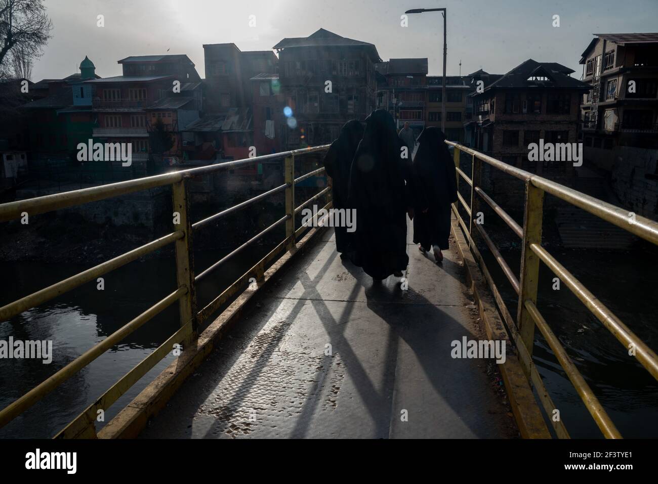 Burqa clad women hi-res stock photography and images - Alamy