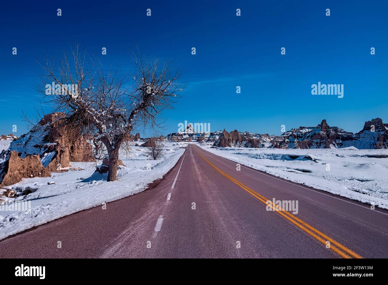 Driving the Badlands Loop, Badlands National Park, South Dakota, U.S.A ...