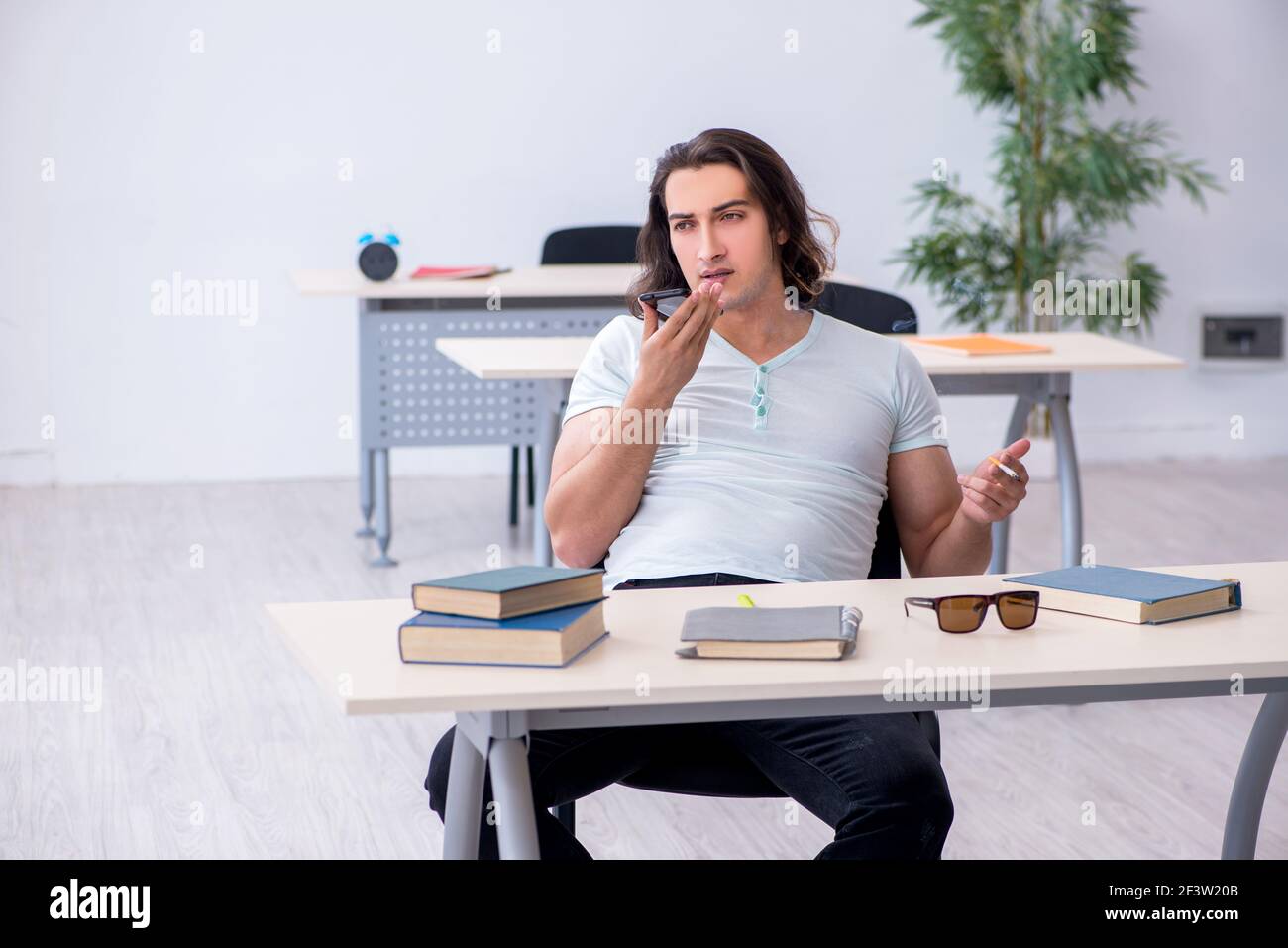 Cigarettes learning hi-res stock photography and images - Alamy