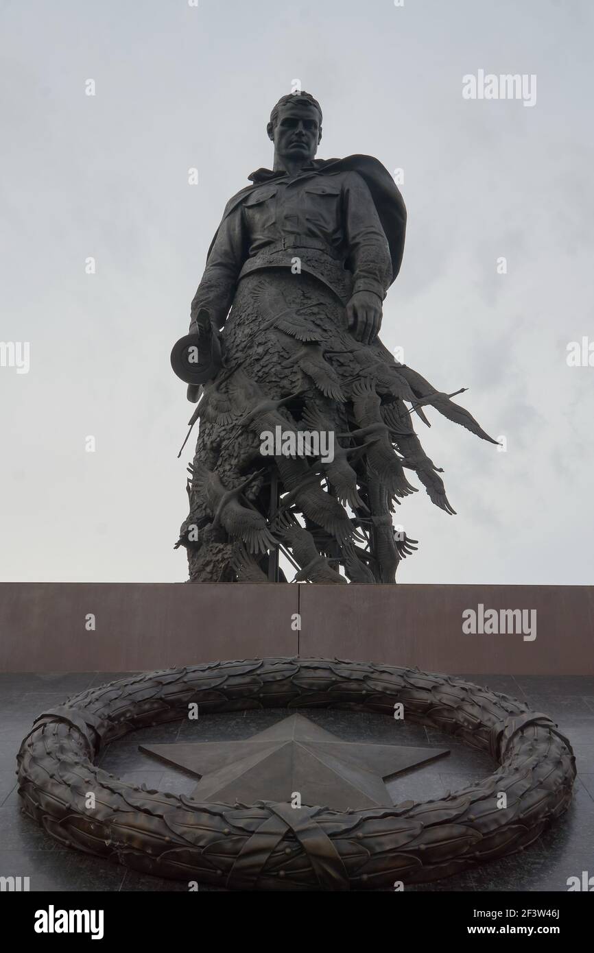 Foot soldiers statue hi-res stock photography and images - Alamy