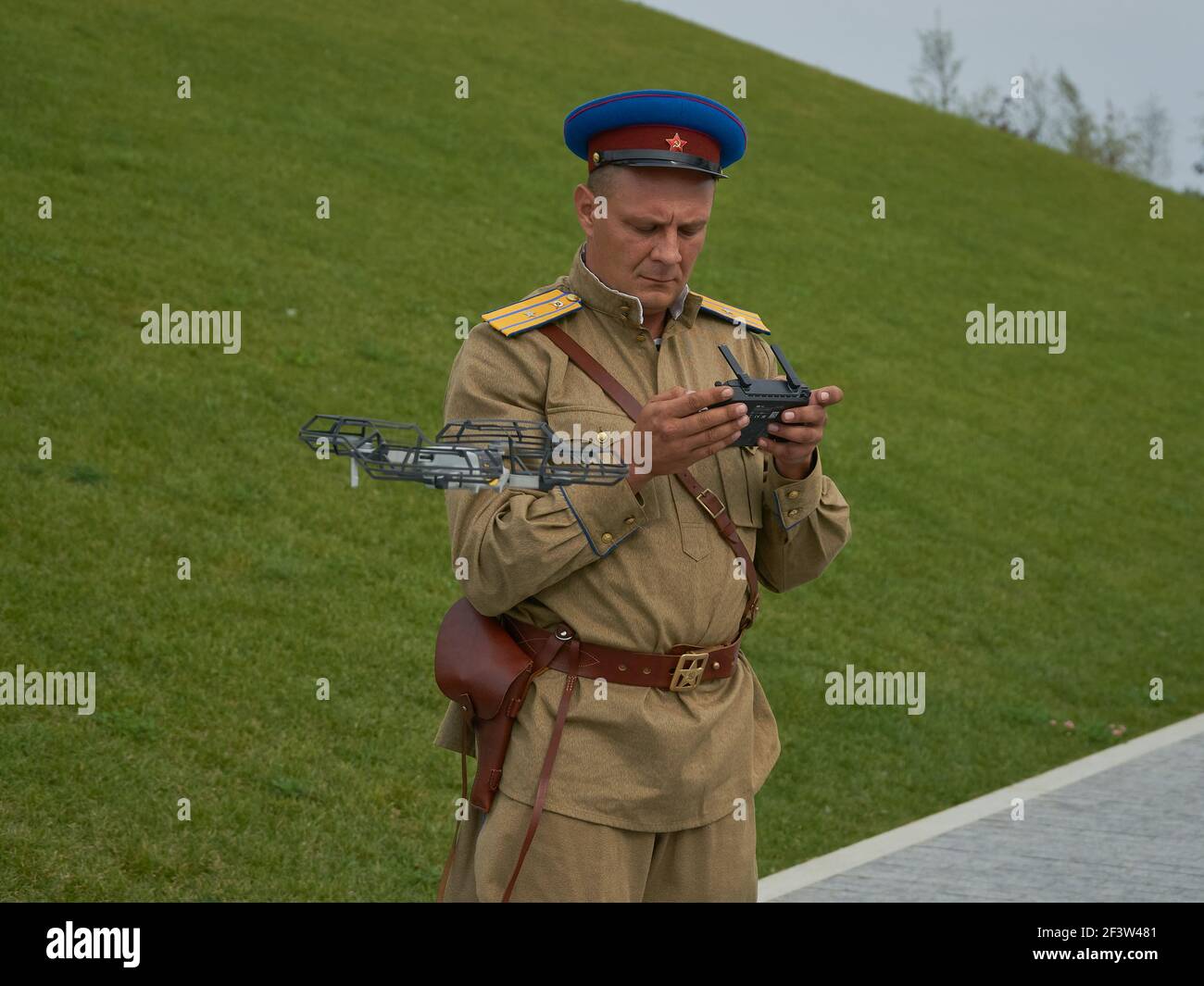 Soviet soldier hi-res stock photography and images - Alamy