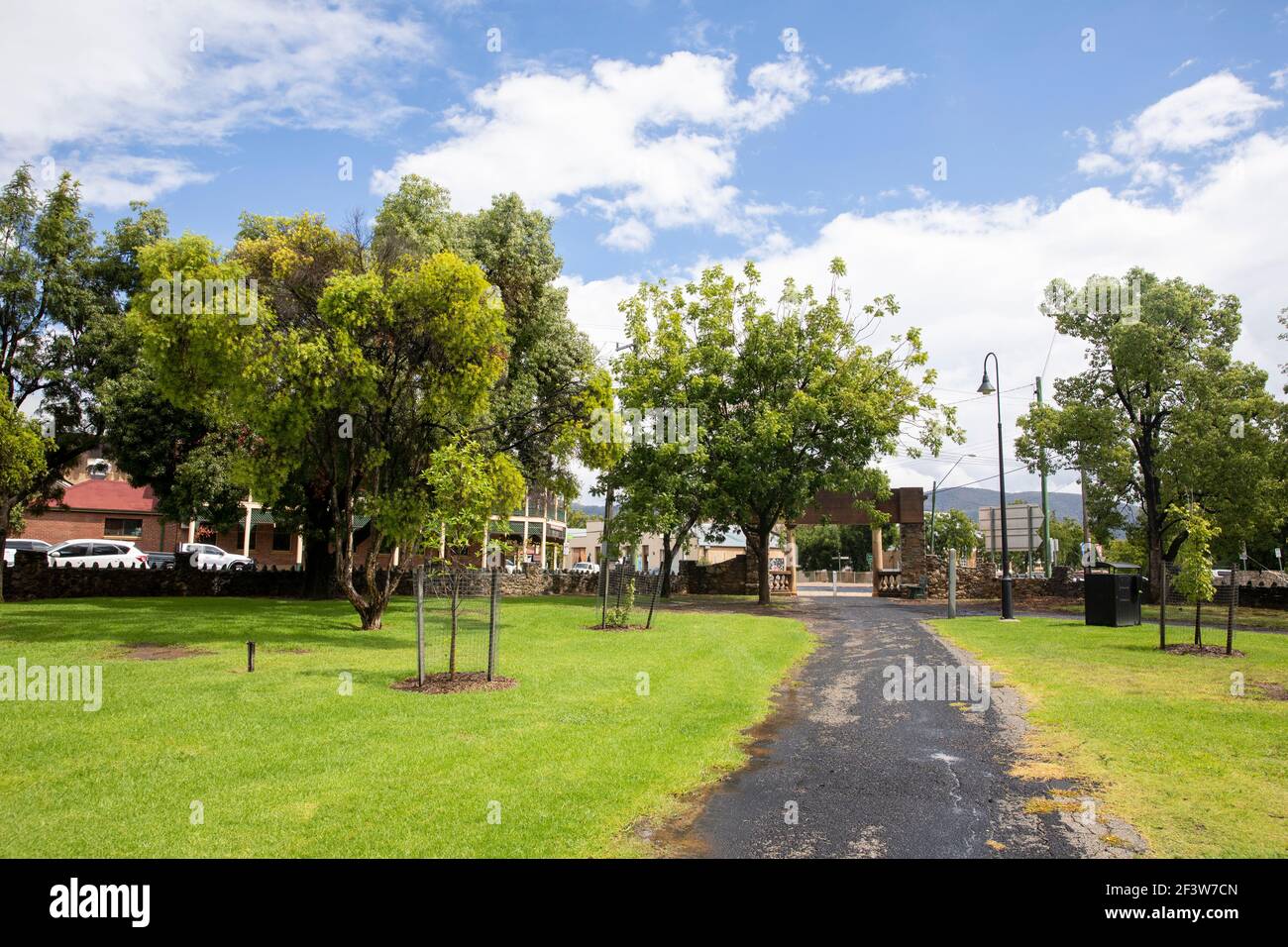 Mudgee park, Lawson Park in Mudgee town centre, regional NSW,Australia ...