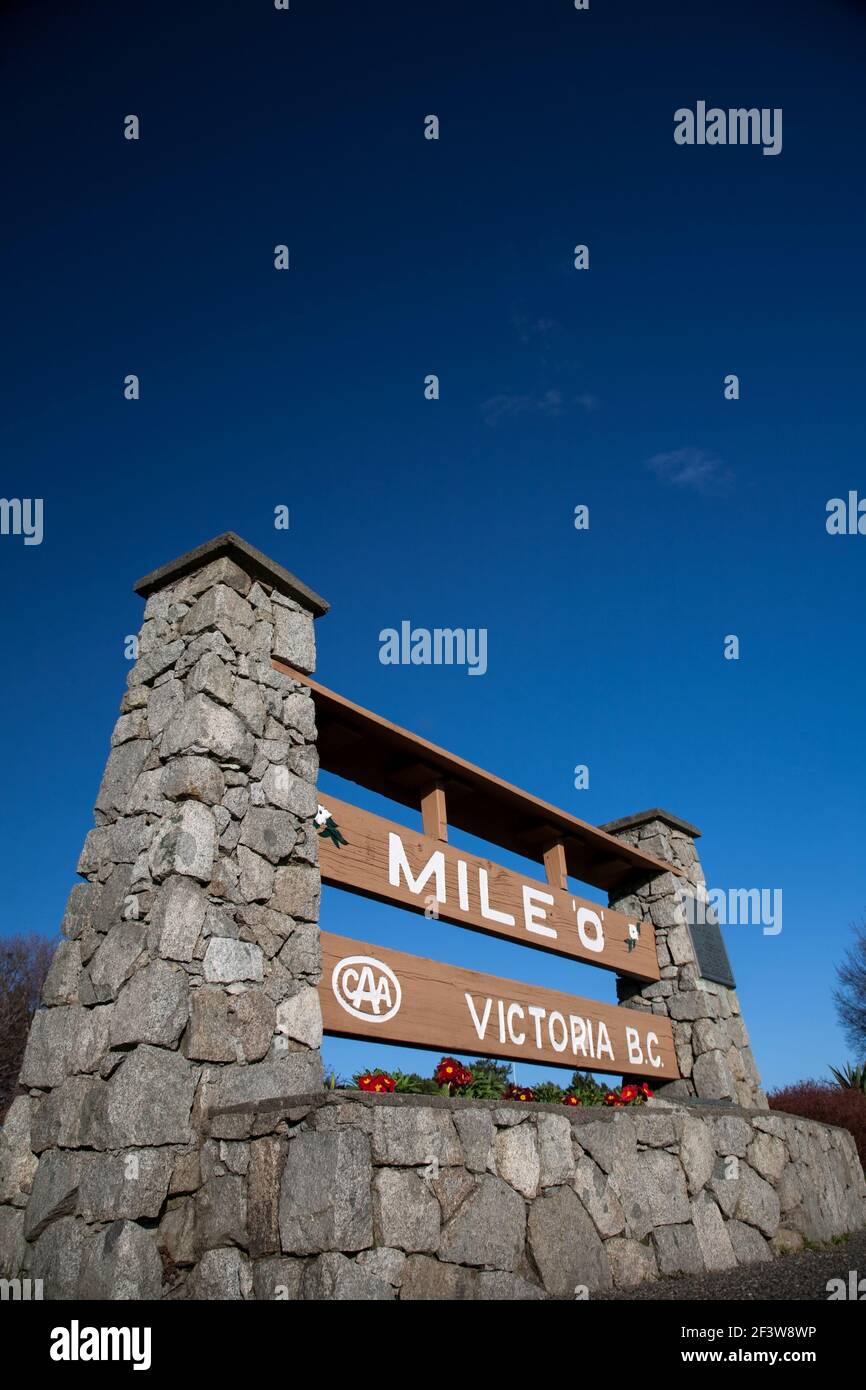 sign at Mile Zero end of Trans Canada Highway, Beacon Hill Park ...
