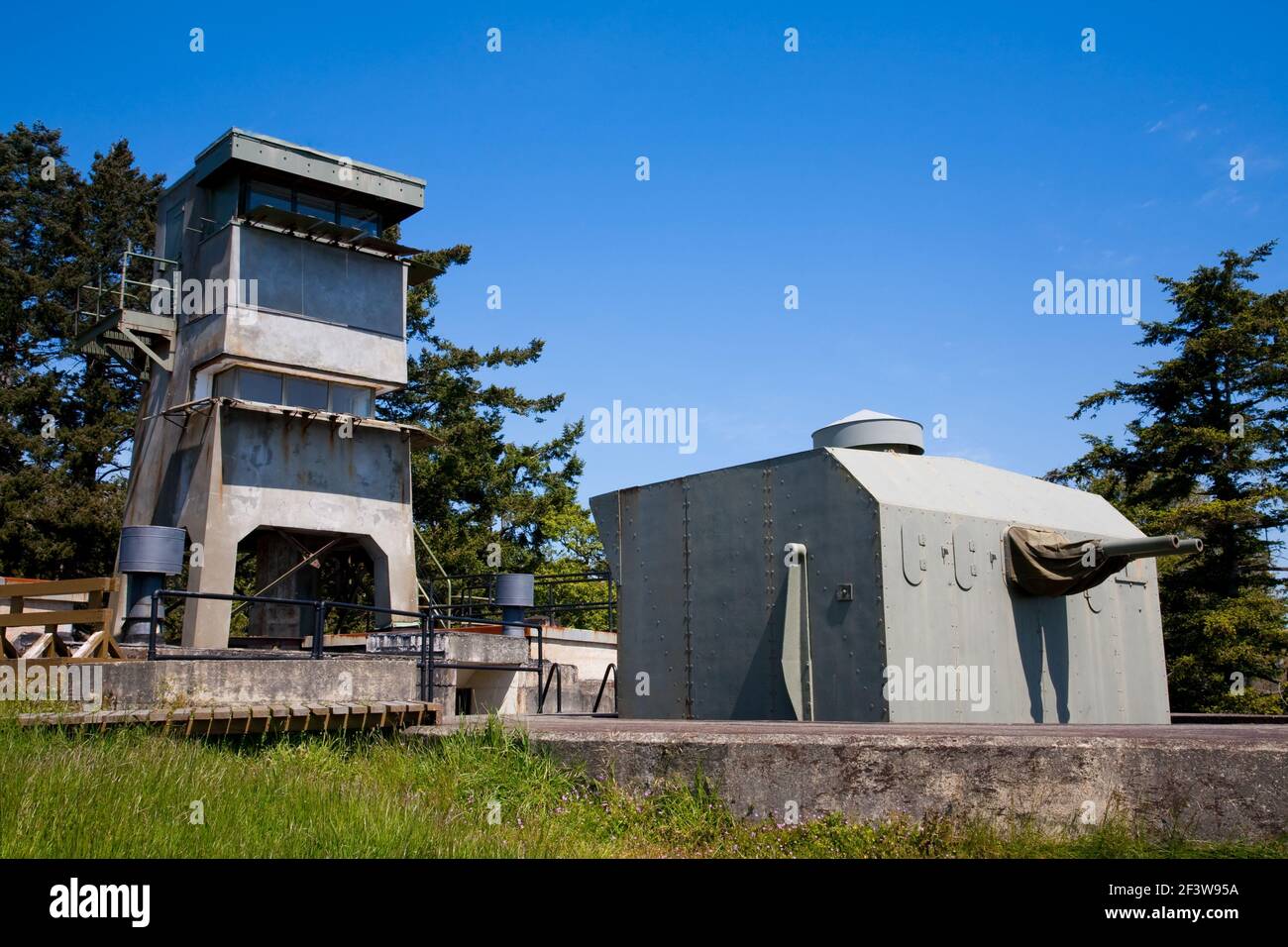 Tower gun emplacement hi-res stock photography and images - Alamy