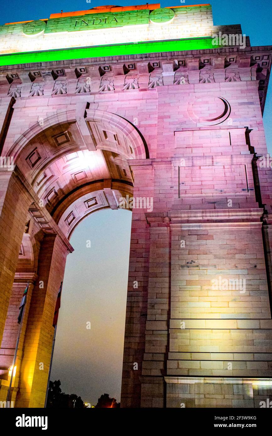 Gateway of india full view hi-res stock photography and images - Alamy