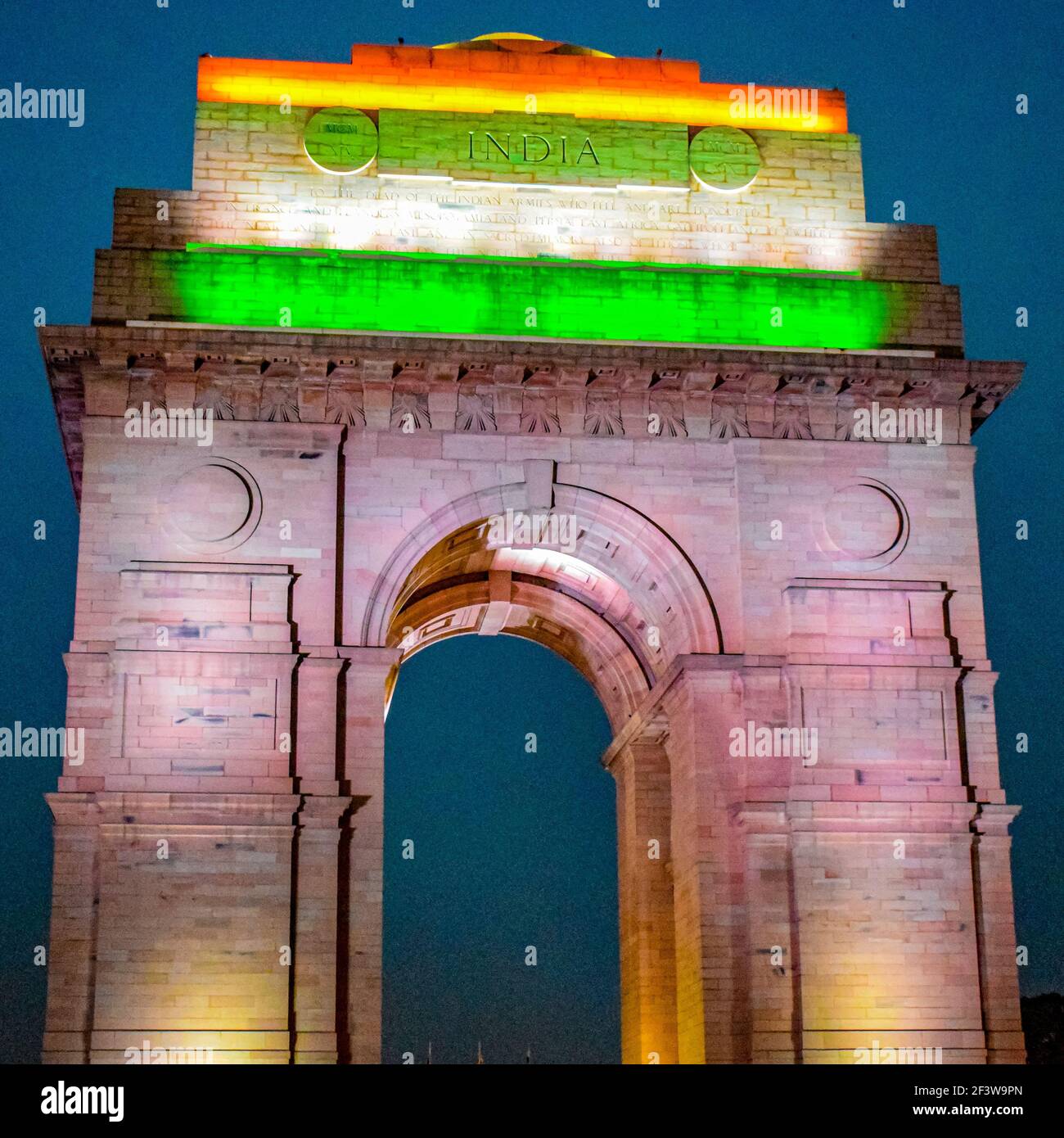 Gateway of india full view hi-res stock photography and images - Alamy