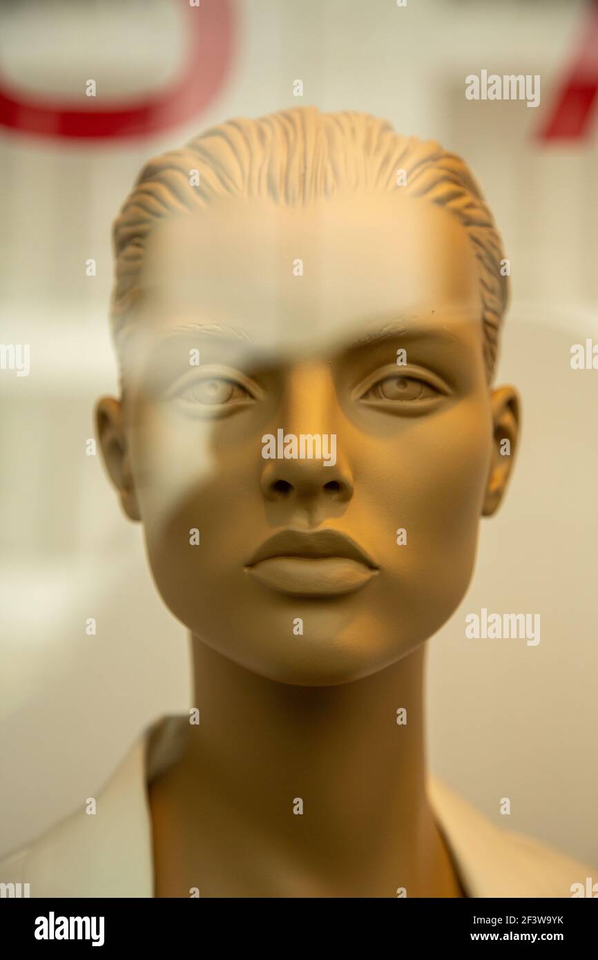 Reflections in a shop window hi-res stock photography and images - Alamy