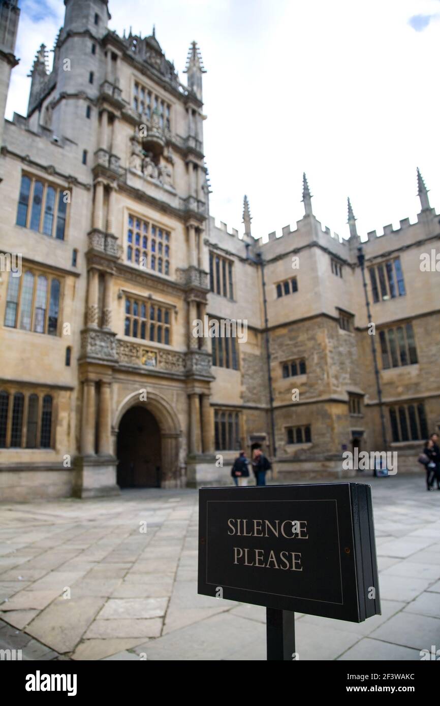 Quiet sign library hi-res stock photography and images - Alamy