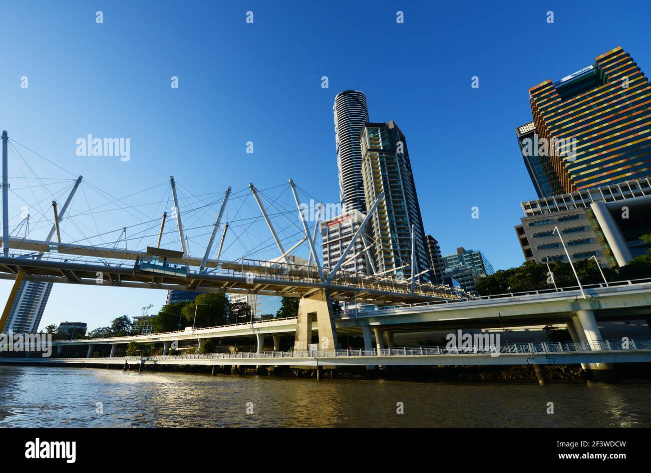 Kurilpa Bridge over the Brisbane river, Queensland, Australia Stock ...