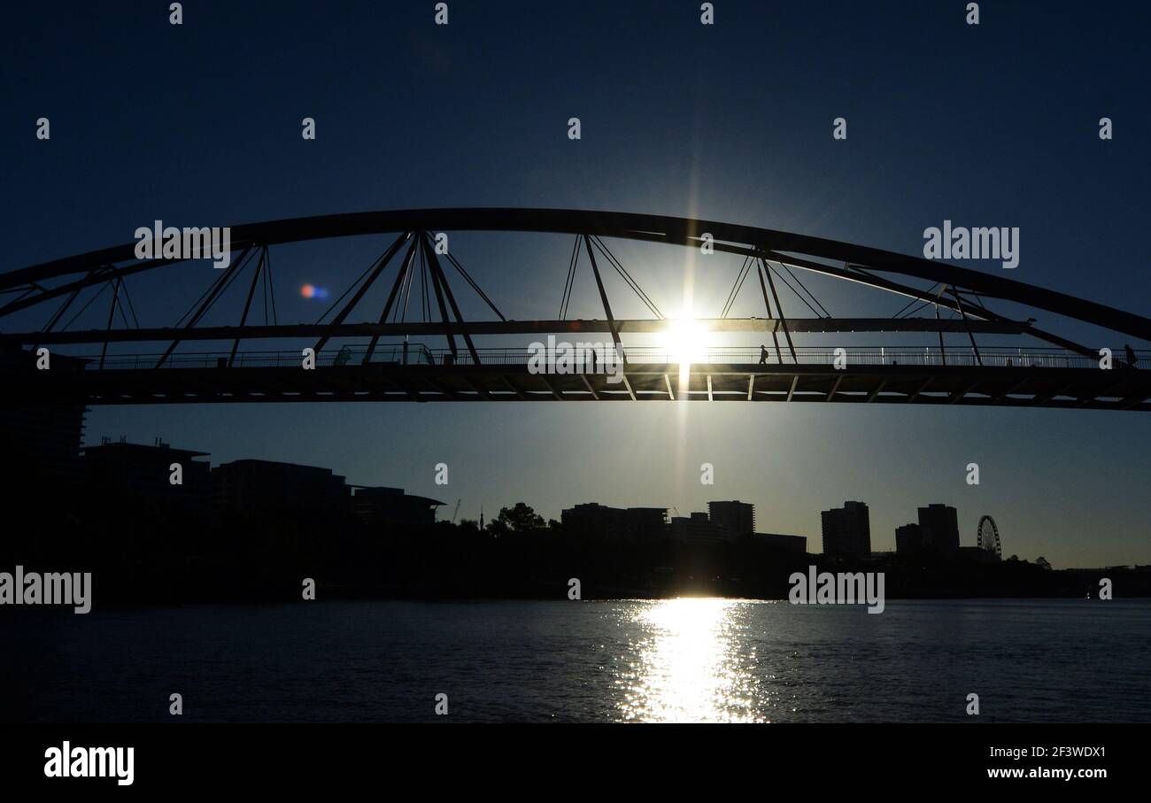 The Goodwill pedestrian bridge over the Brisbane river Stock Photo - Alamy