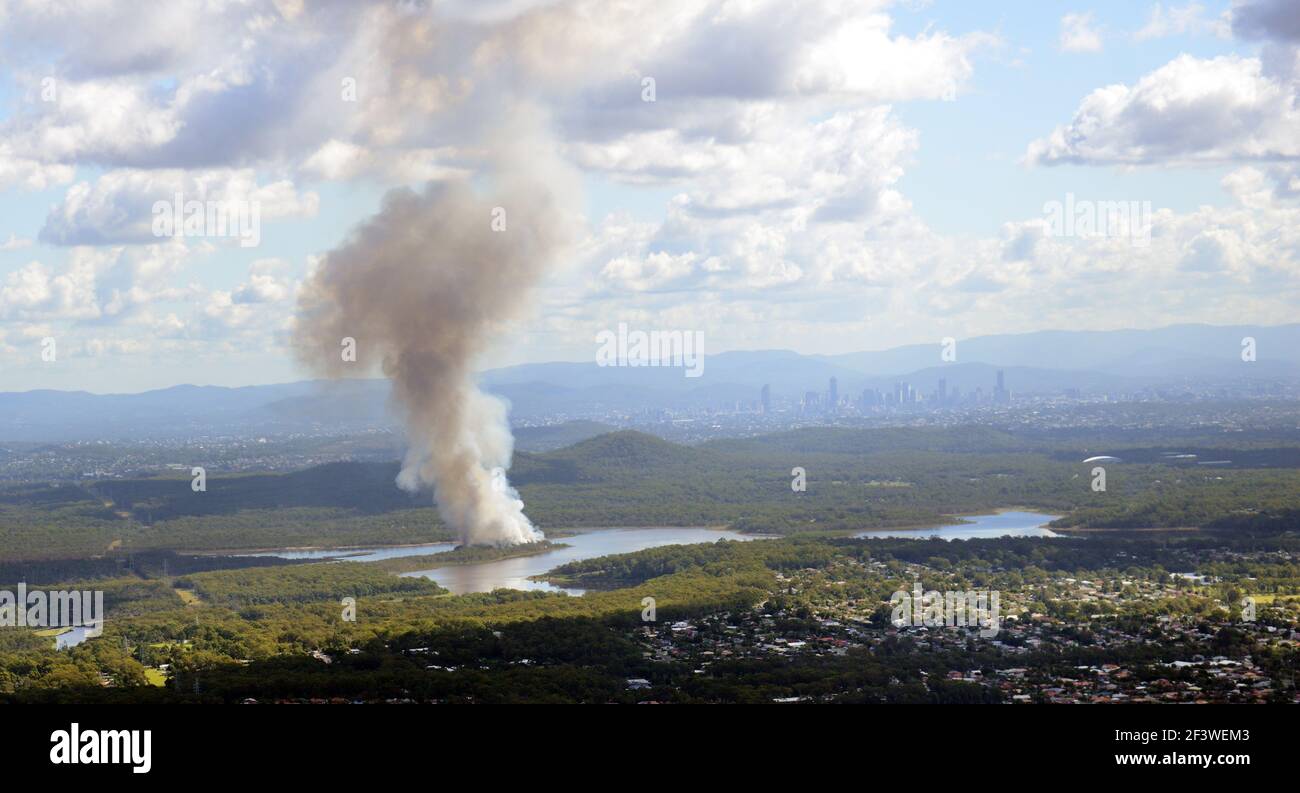 Fire bush fire queensland australia hi-res stock photography and images ...