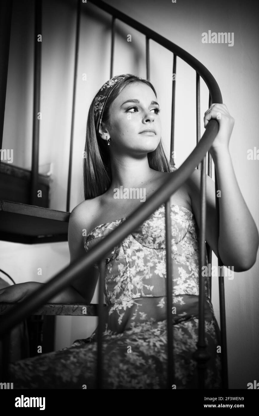 Female studio fashion portrait Black and White Stock Photos & Images ...