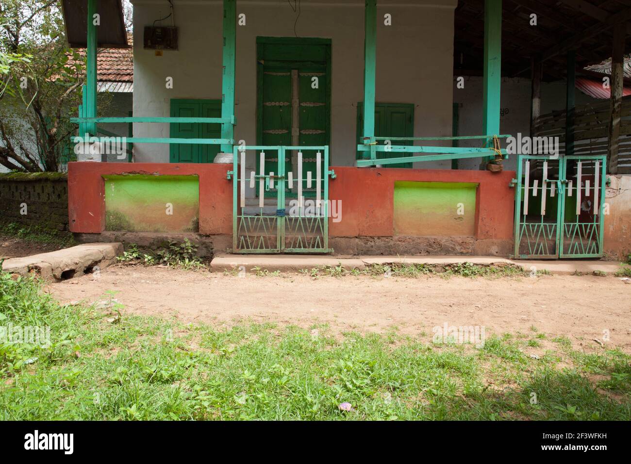 Mishkal mosque hi-res stock photography and images - Alamy