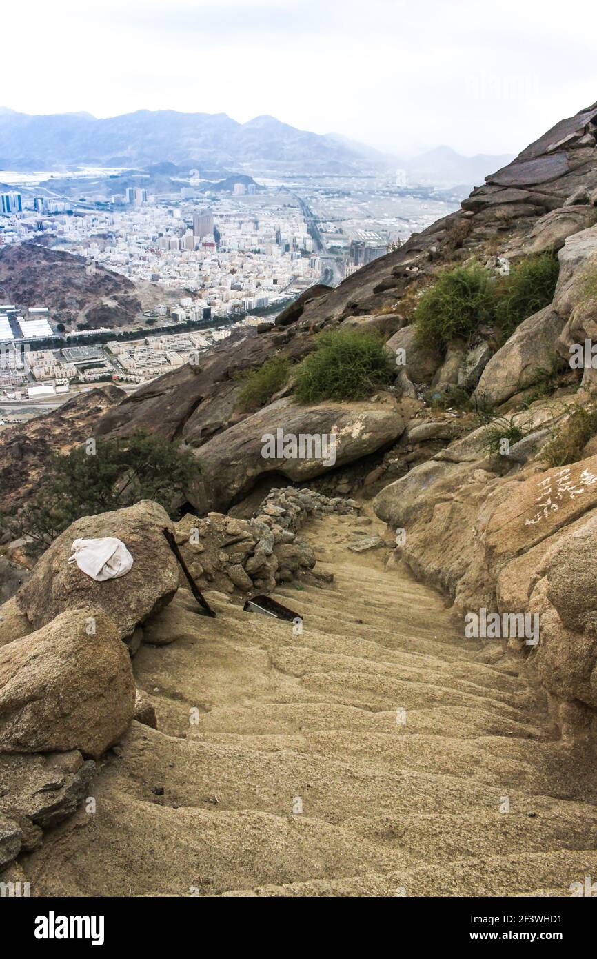 Jabal al-Thawr (Mount Thawr) makkah Stock Photo - Alamy