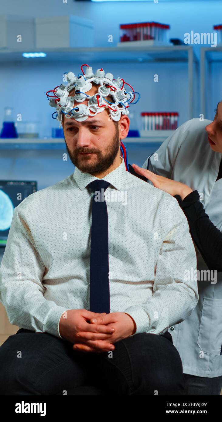 Brainwave scanner hi-res stock photography and images - Alamy