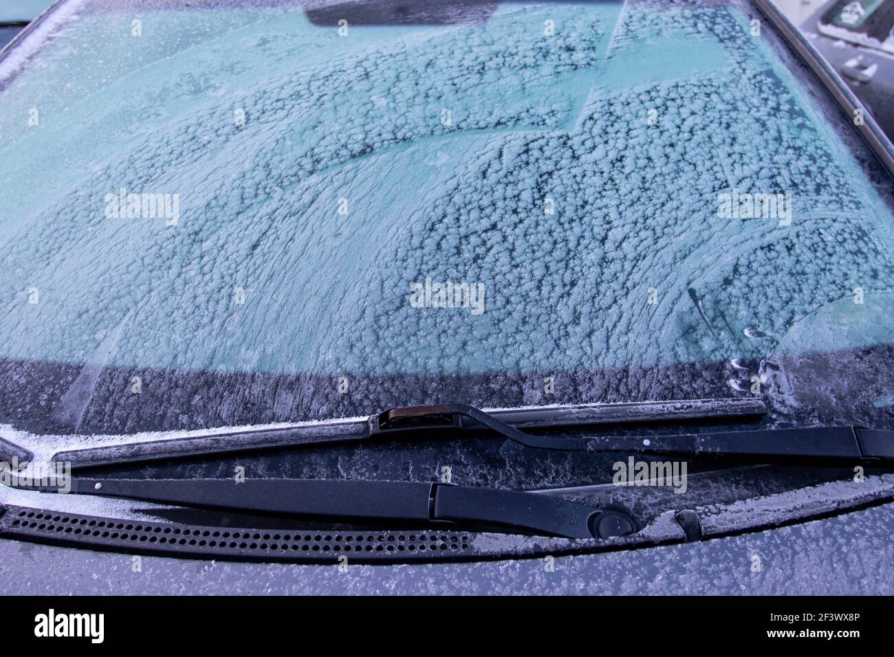 Scraping ice off windshield hi-res stock photography and images - Alamy