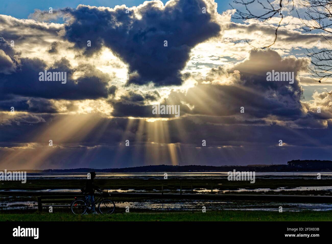 Sunbeam ray light through cloud hi-res stock photography and images - Alamy