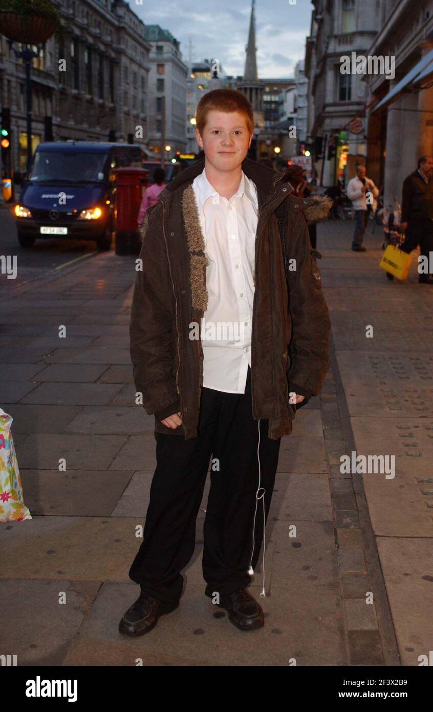 ROBBIE GILCRIST 8/11/05 TOM PILSTON Stock Photo - Alamy