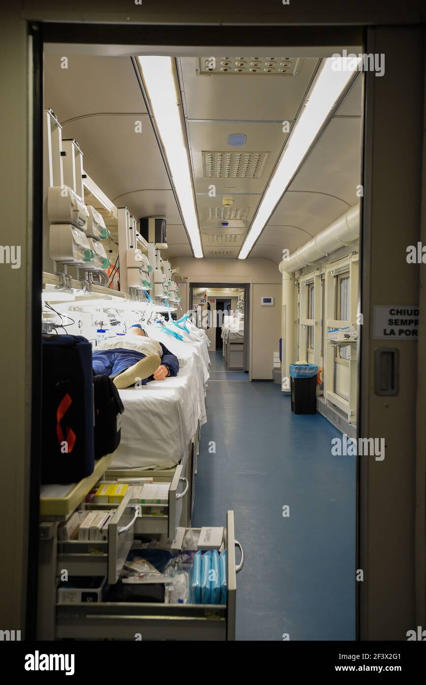 Sanitary train. Presented the convoy that will be used for the transfer ...