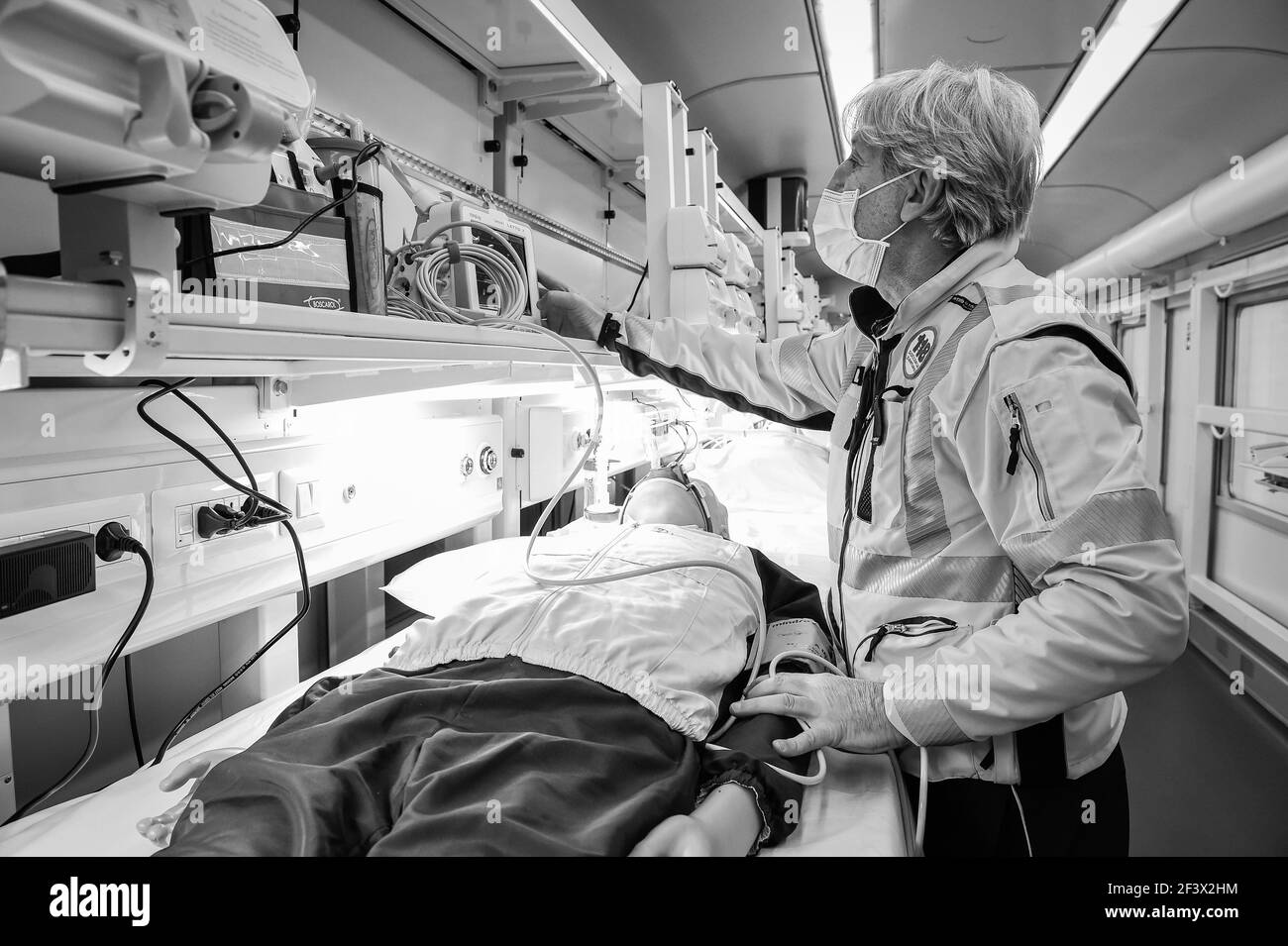 Patient transport devices hi-res stock photography and images - Alamy