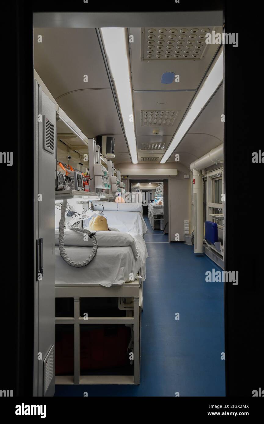 Sanitary train. Presented the convoy that will be used for the transfer ...