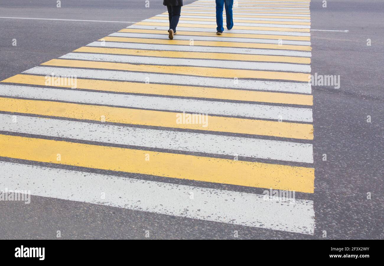 Crossing pedestrian pedestrians legs hi-res stock photography and ...