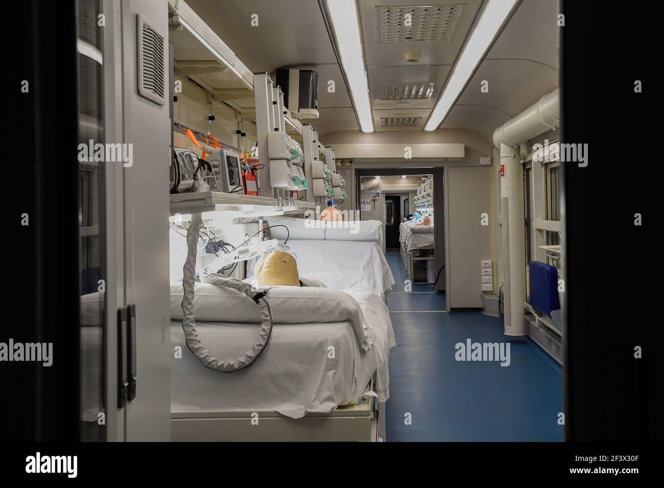 Sanitary train. Presented the convoy that will be used for the transfer ...