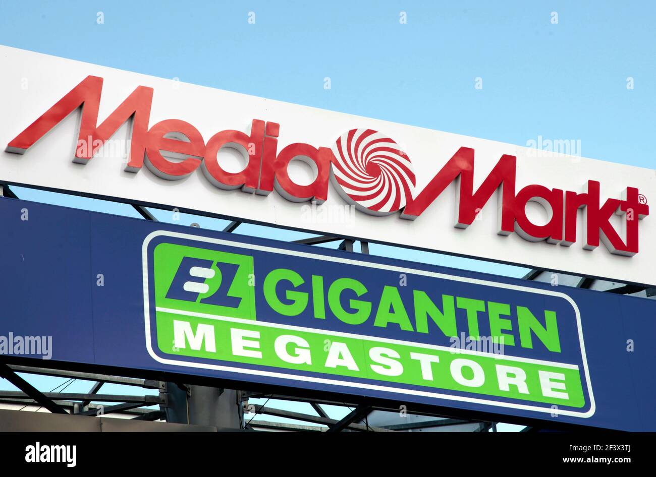 Elgiganten logo hi-res stock photography and images - Alamy