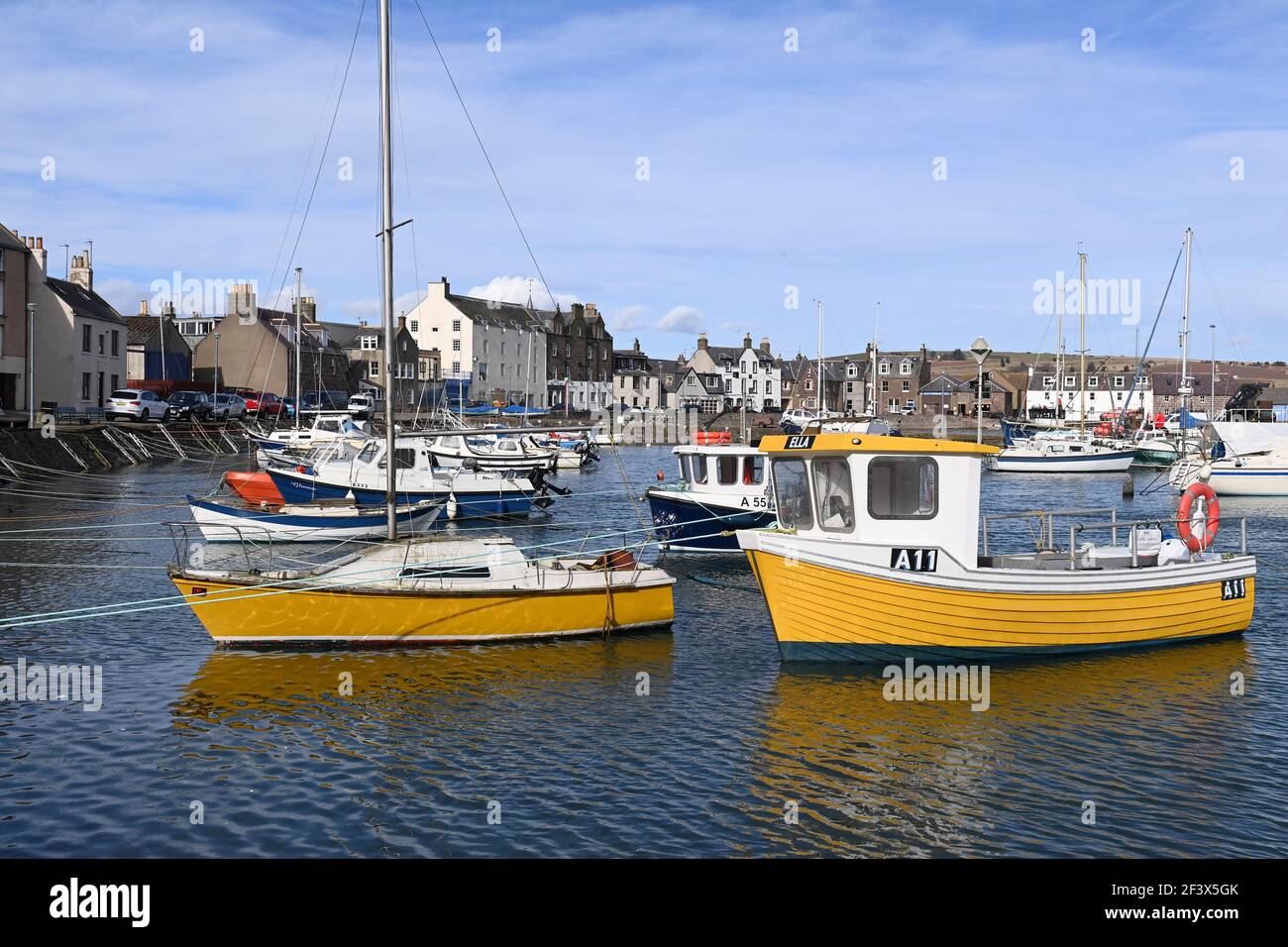High tide boat hi-res stock photography and images - Alamy