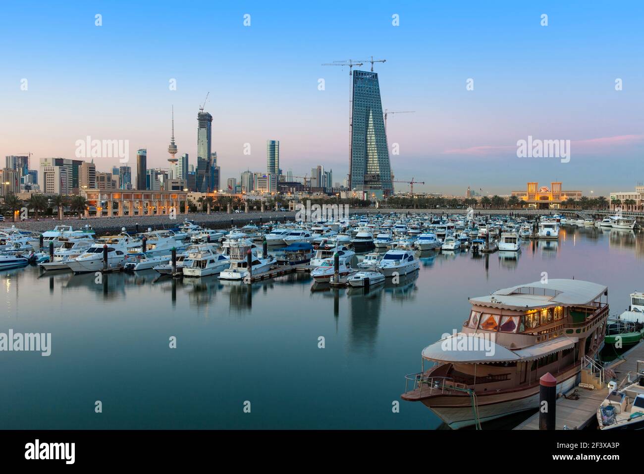 Sharq mall hi-res stock photography and images - Alamy