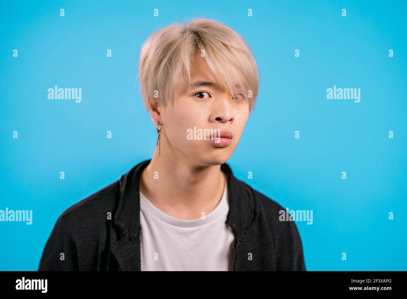 Korean man shouting hi-res stock photography and images - Alamy