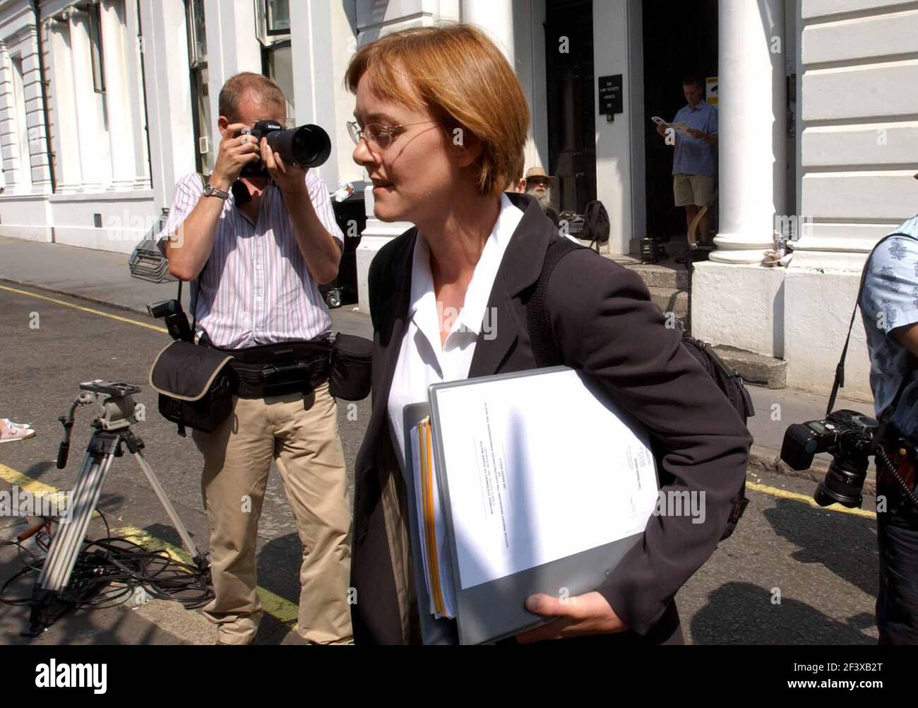 SUSAN WATTS ARRIVES AT THE HIGH CT FOR THE HUTTON INQUIRY.12/8/03 ...