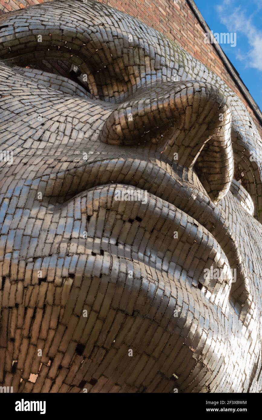 Giant face city art hi-res stock photography and images - Alamy