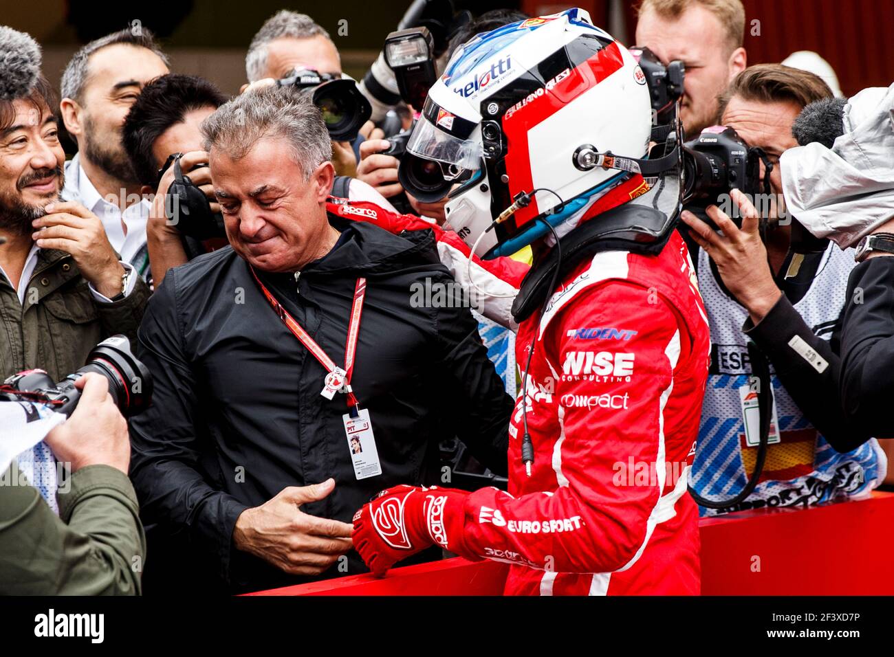 ALESI Giuliano (fra), Trident, portrait celebrating the victory with ...