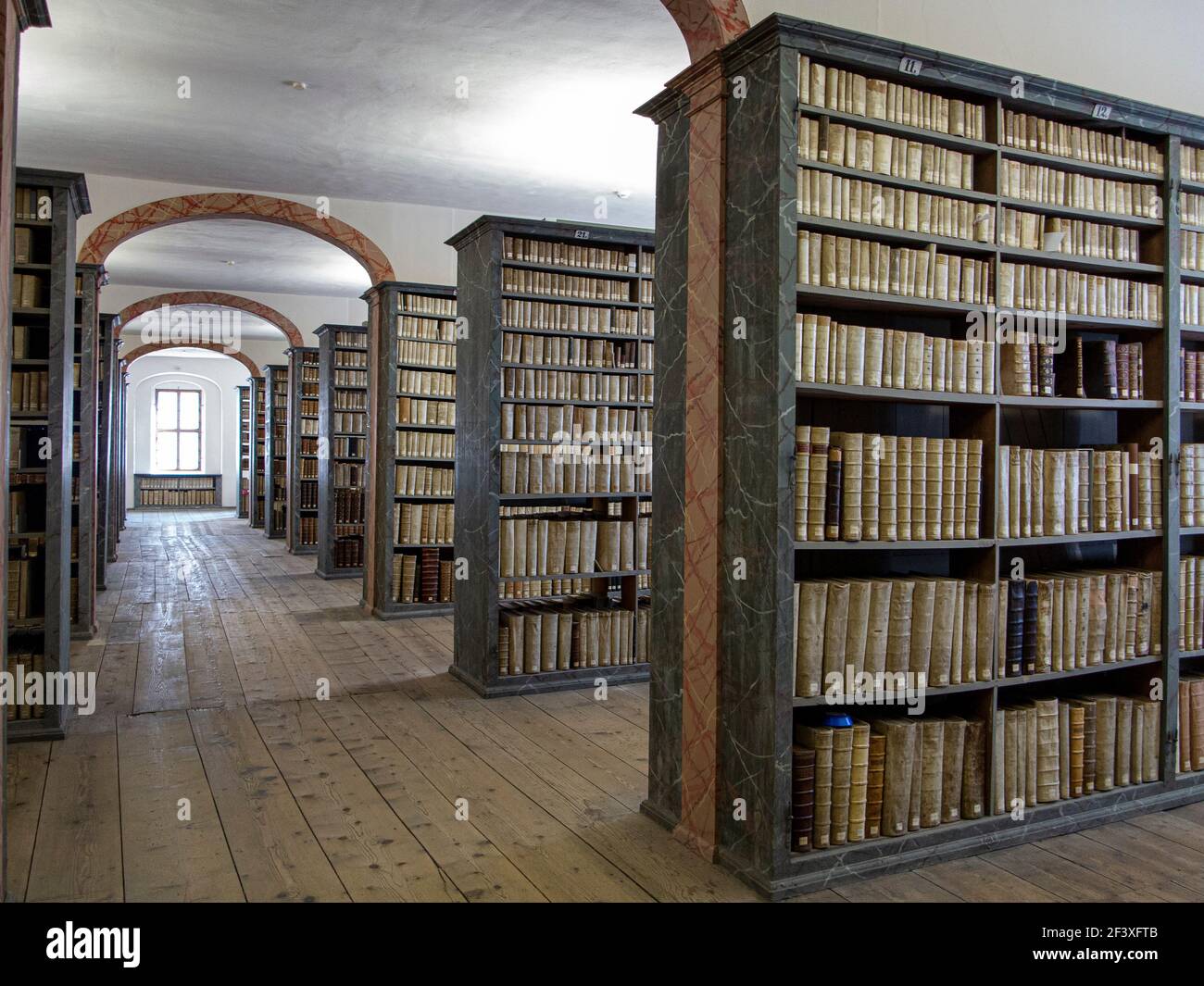 Old universitary library Stock Photo - Alamy