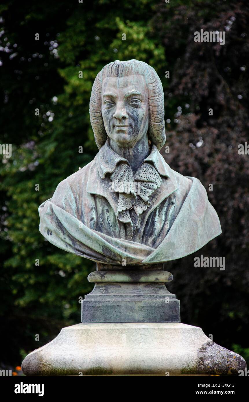 Bronze buste hi-res stock photography and images - Alamy