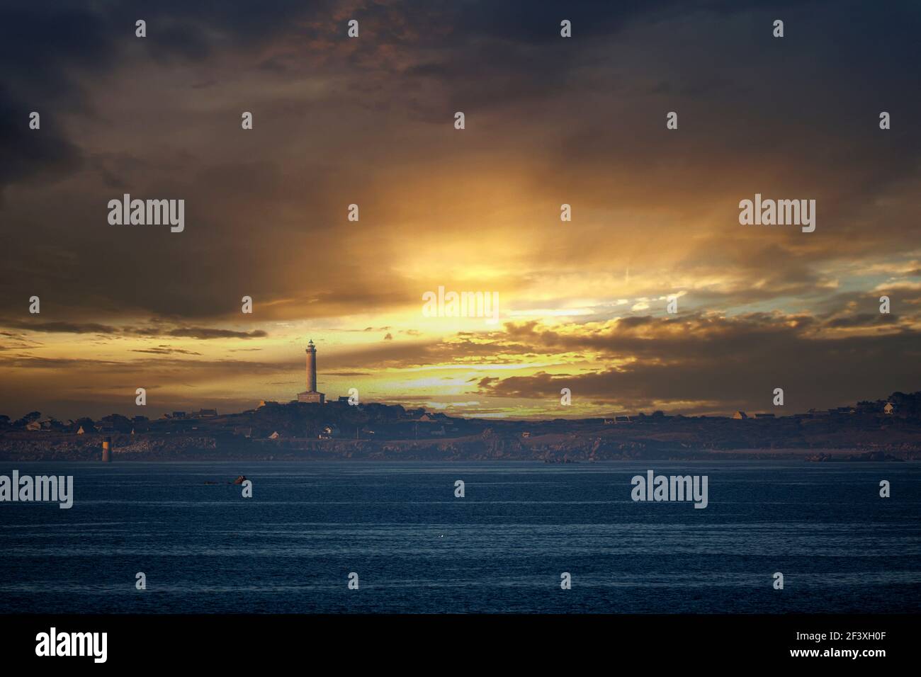 Beautiful sunset sea side stones hi-res stock photography and images ...