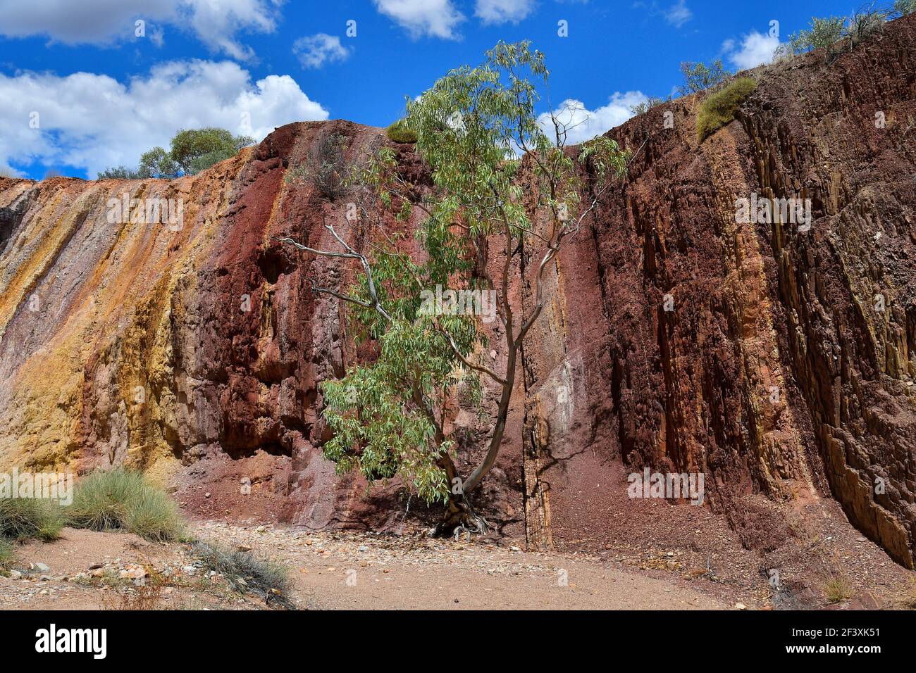 Australia, NT, Ochre Pits in West McDonnell Range national park, ochre ...