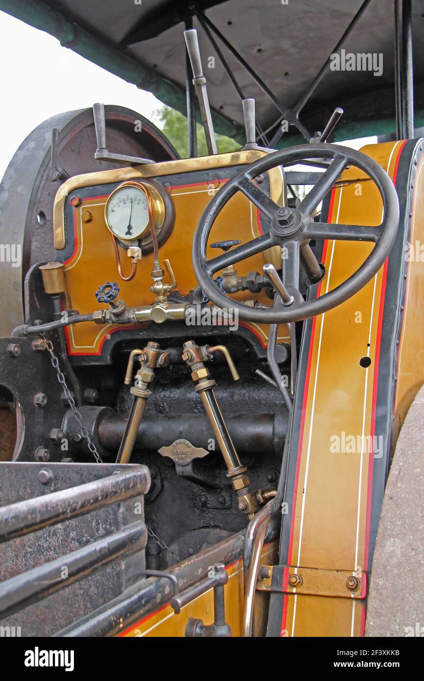 Footplate controls hi-res stock photography and images - Alamy