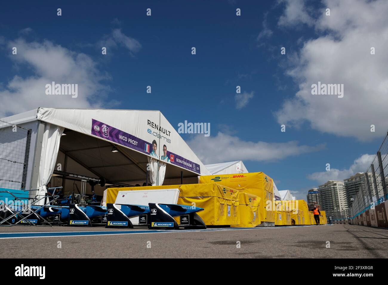 Pit lane garage hi-res stock photography and images - Alamy