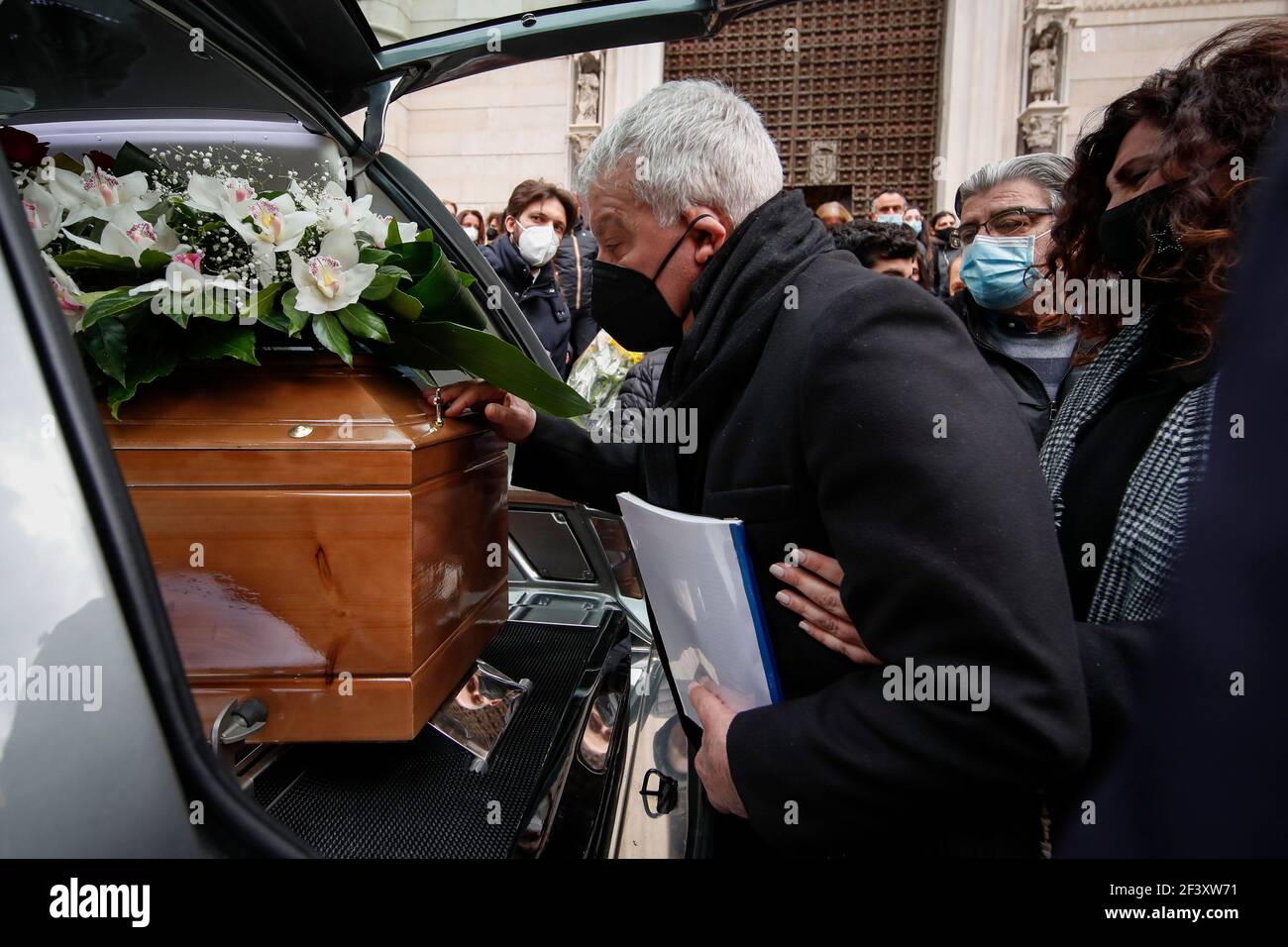 Naples, Italy. 18th Mar, 2021. The funeral in the cathedral of Naples ...